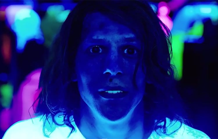 Nový trailer American Ultra s Jesse Eisenbergem a Kristen Stewart ...