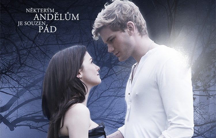 Pád (2016) - Recenze, Galerie, Videa a Články