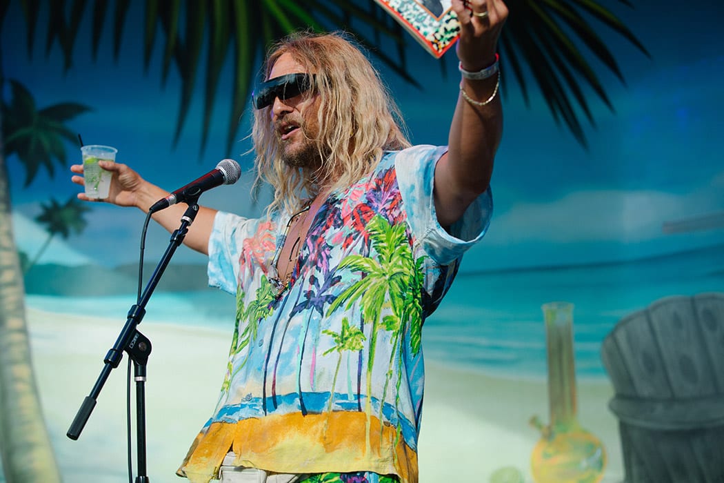 The Beach Bum (2019) - Recenze, Galerie, Videa a Články