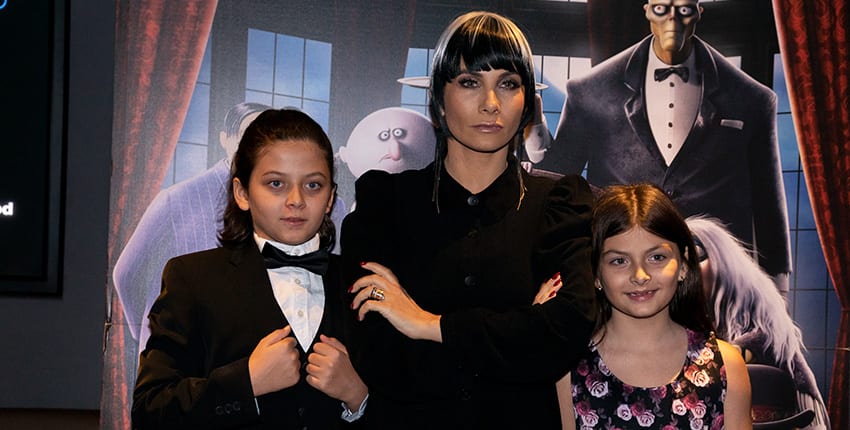 Na premiéru animáku Addamsova rodina vyrazila Eva Decastelo v ...