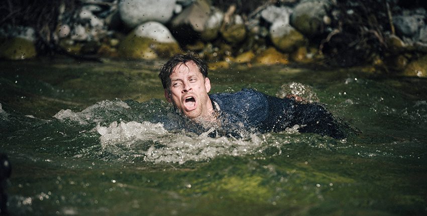 Jakub Prachař se ve filmu Buď chlap! vydává na kurz, který z něj udělá ...